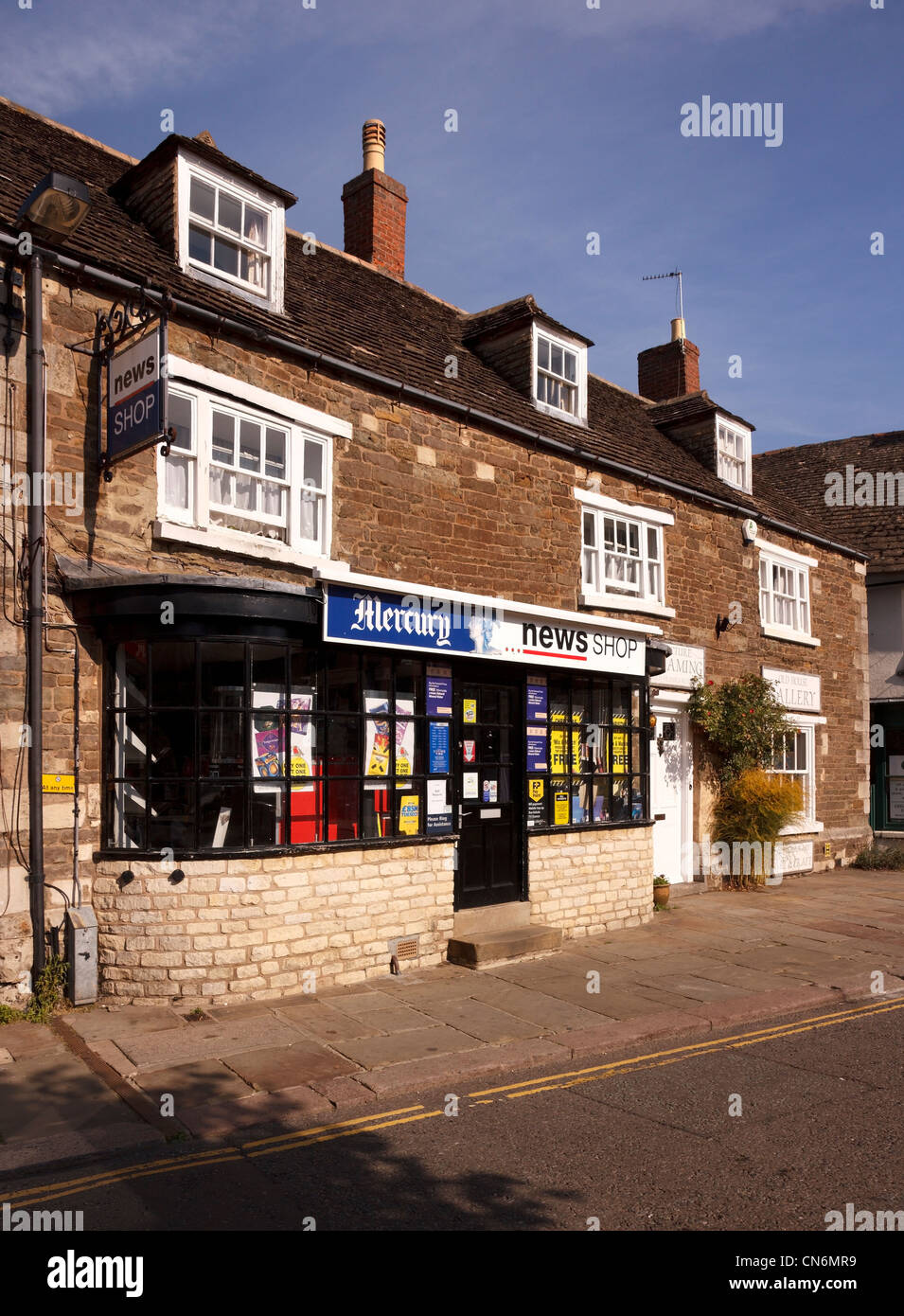 Old newsagent hi-res stock photography and images - Alamy