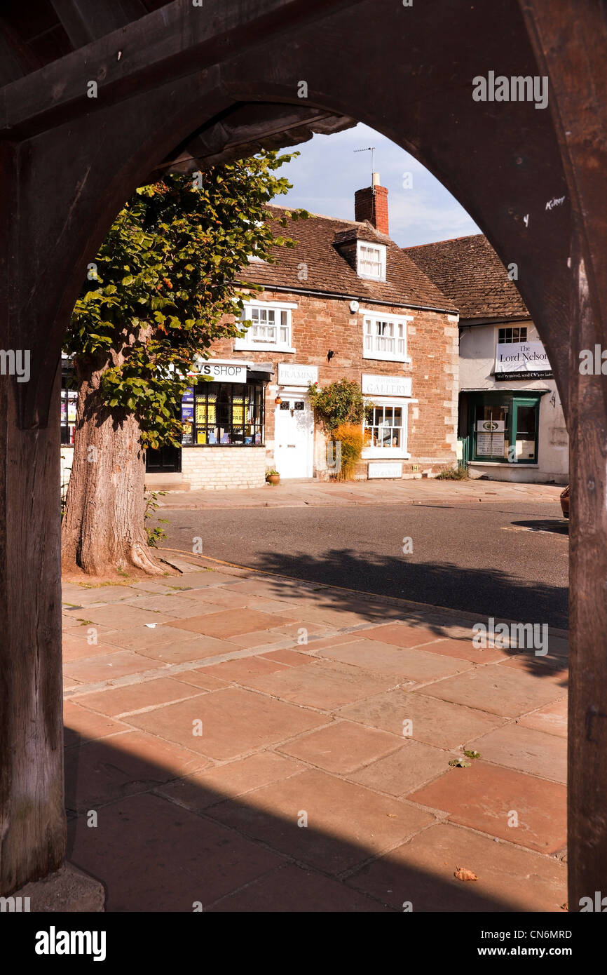 Wooden arch hi-res stock photography and images - Alamy