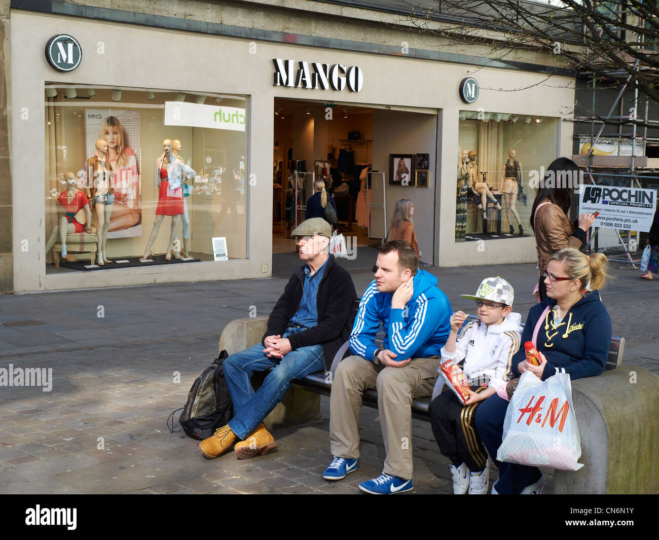 Mango shop front hi-res stock photography and images - Alamy