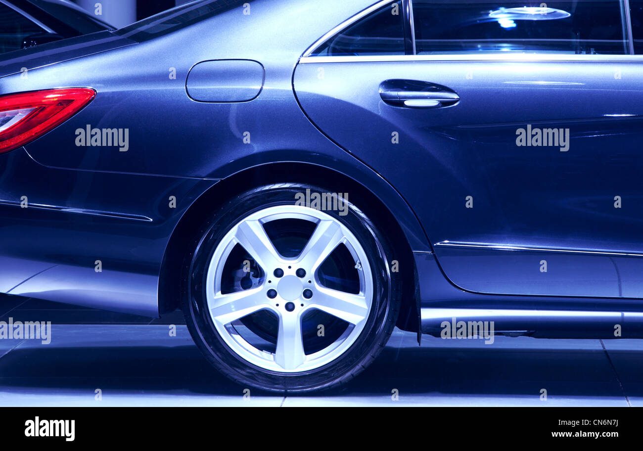 Details of a modern car, wheel and tinker Stock Photo - Alamy