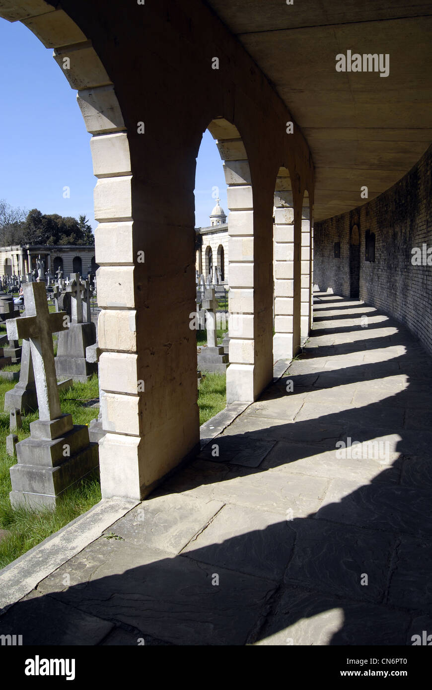 Old Brompton Cemetery Stock Photo - Alamy