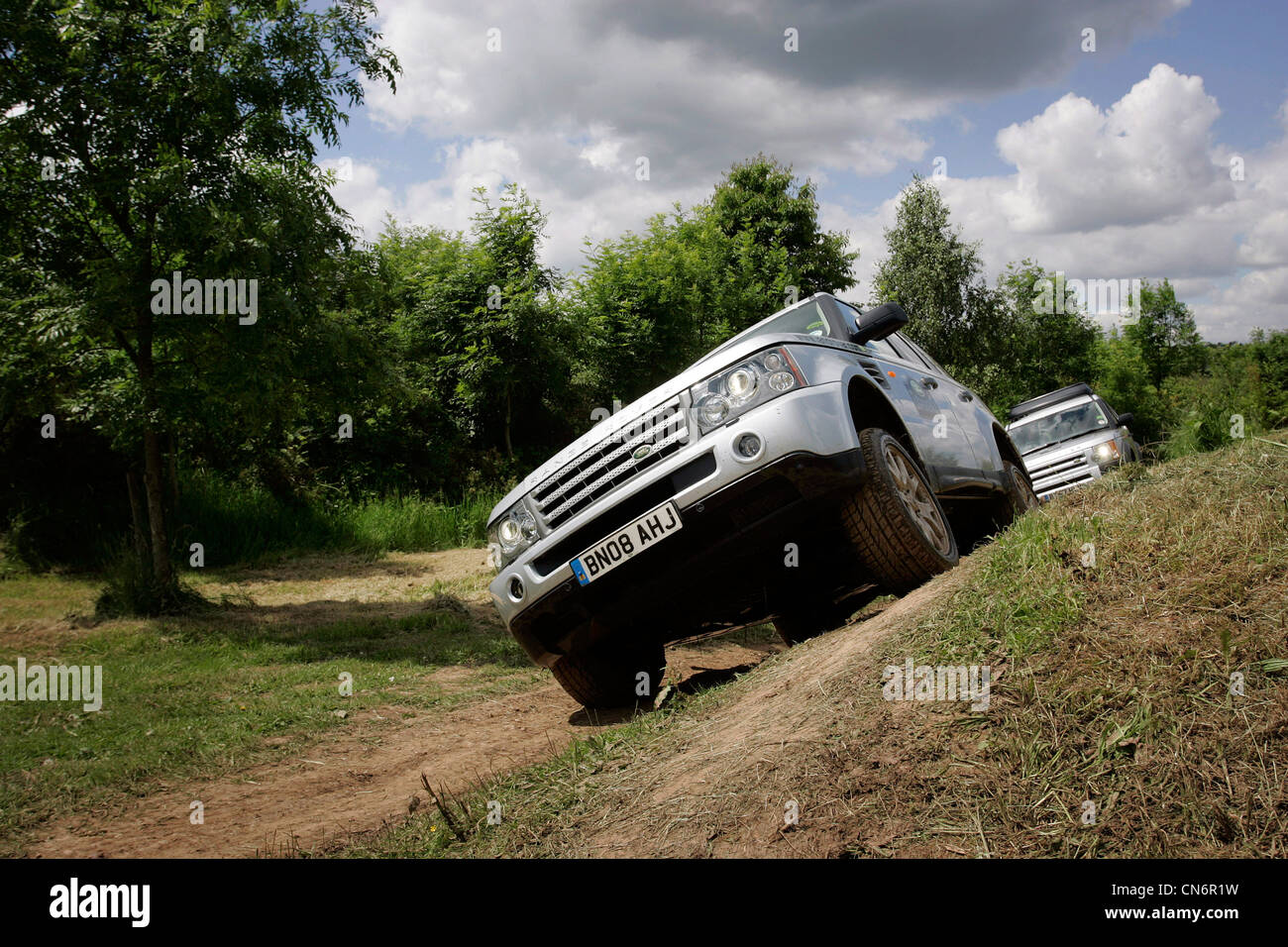 4x4 range rover hi-res stock photography and images - Alamy