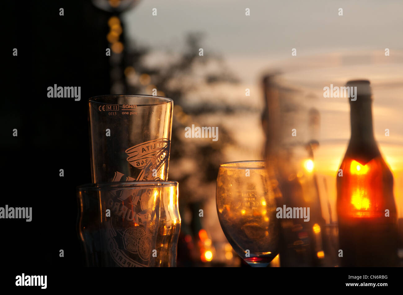 Pint glasses hi-res stock photography and images - Alamy