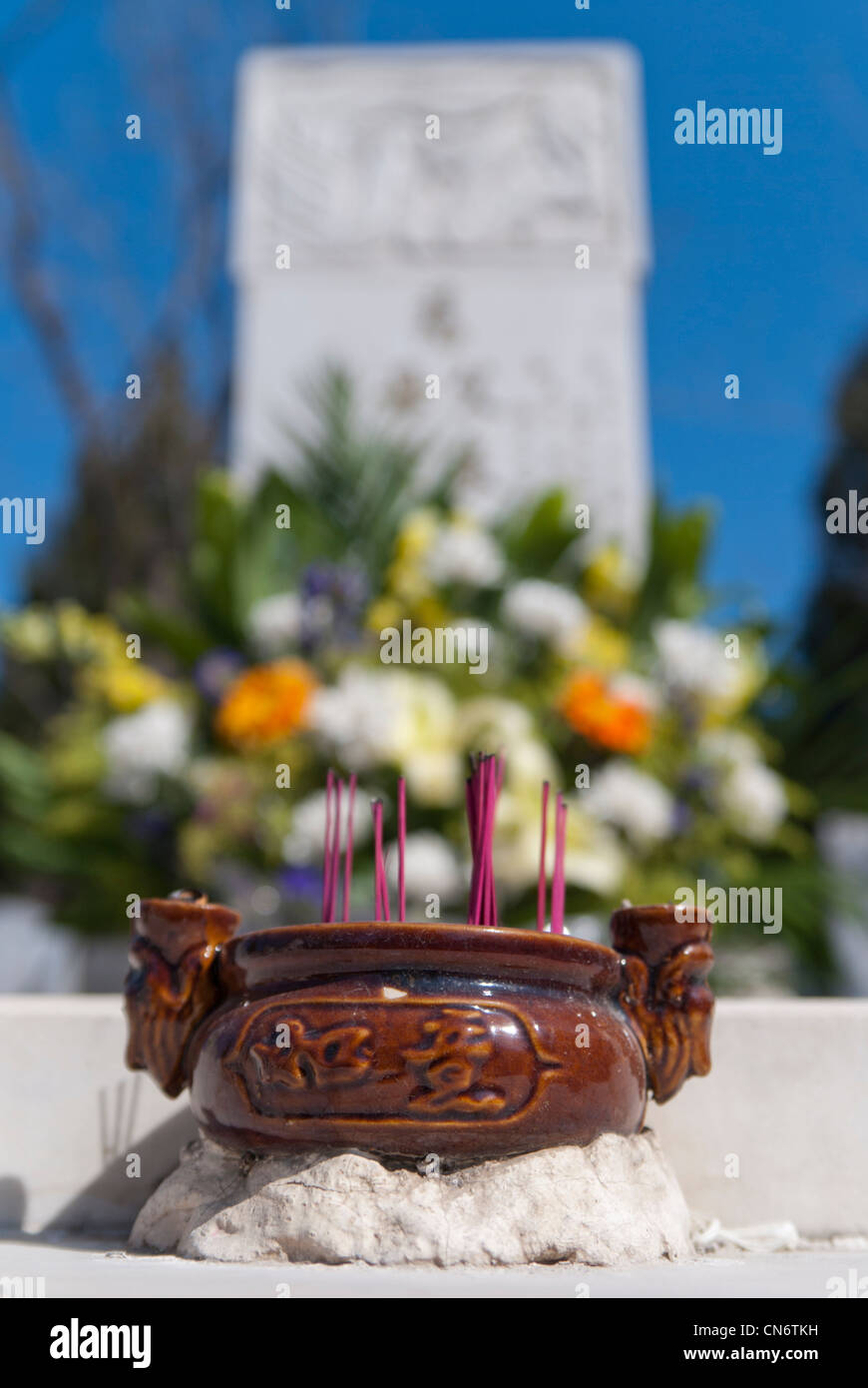 Chinese Ching Ming grave-sweeping Stock Photo - Alamy
