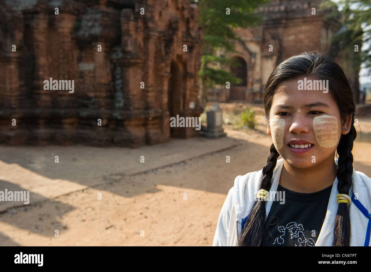 Myanmar woman bagan myanmar women burma village myanmar village hi-res ...
