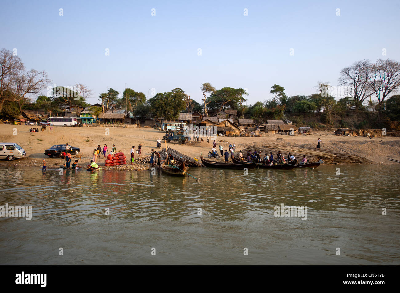 Life on the Irrawaddy River, Myanmar Stock Photo - Alamy