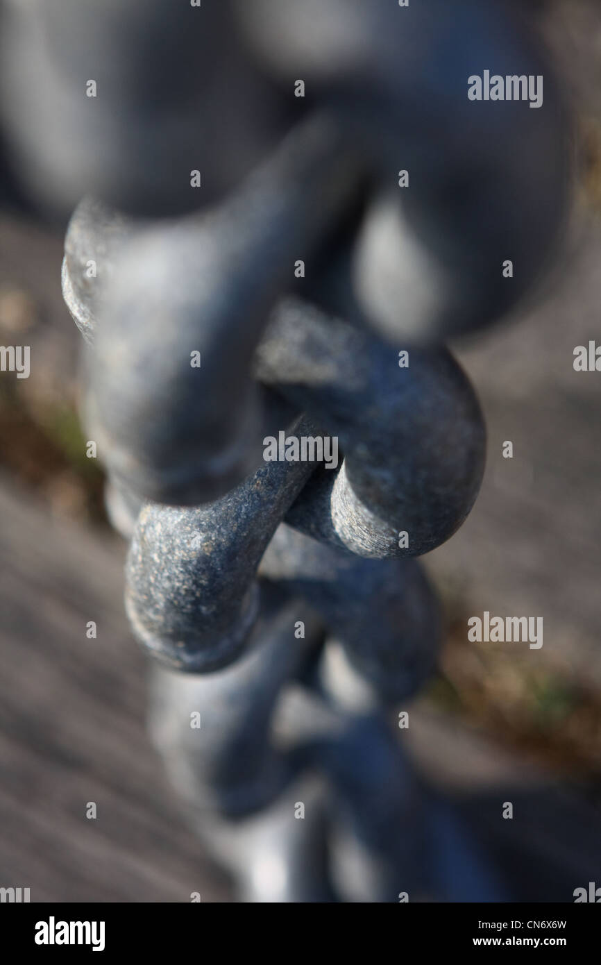 Heavy chain links hi-res stock photography and images - Alamy