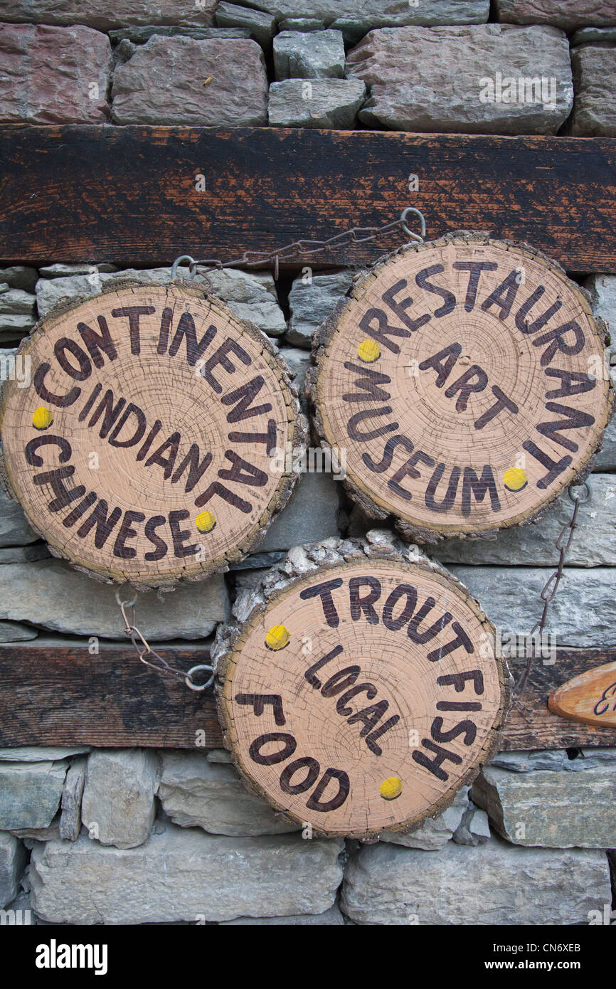 Wooden restaurant sign hi-res stock photography and images - Alamy