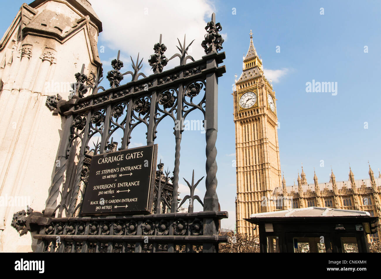 Big black gates hi-res stock photography and images - Alamy