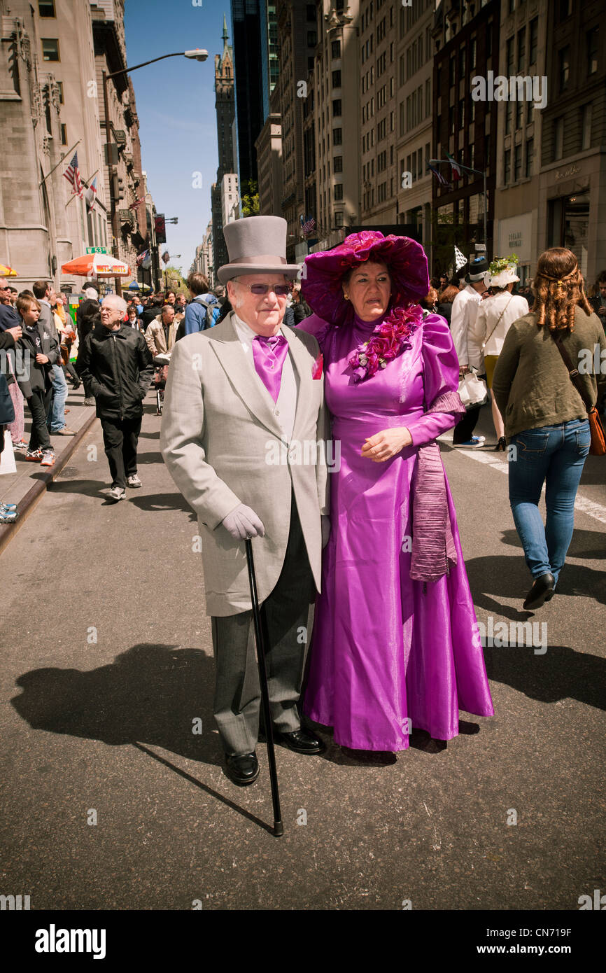 Thousands turn out on a warm and sunny Easter Sunday in New York Stock ...