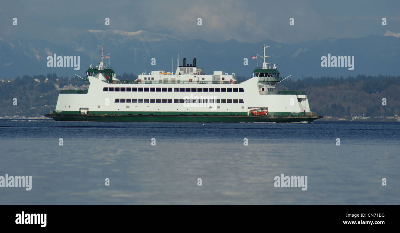 Blue sky ferry boat waterway hi-res stock photography and images - Alamy