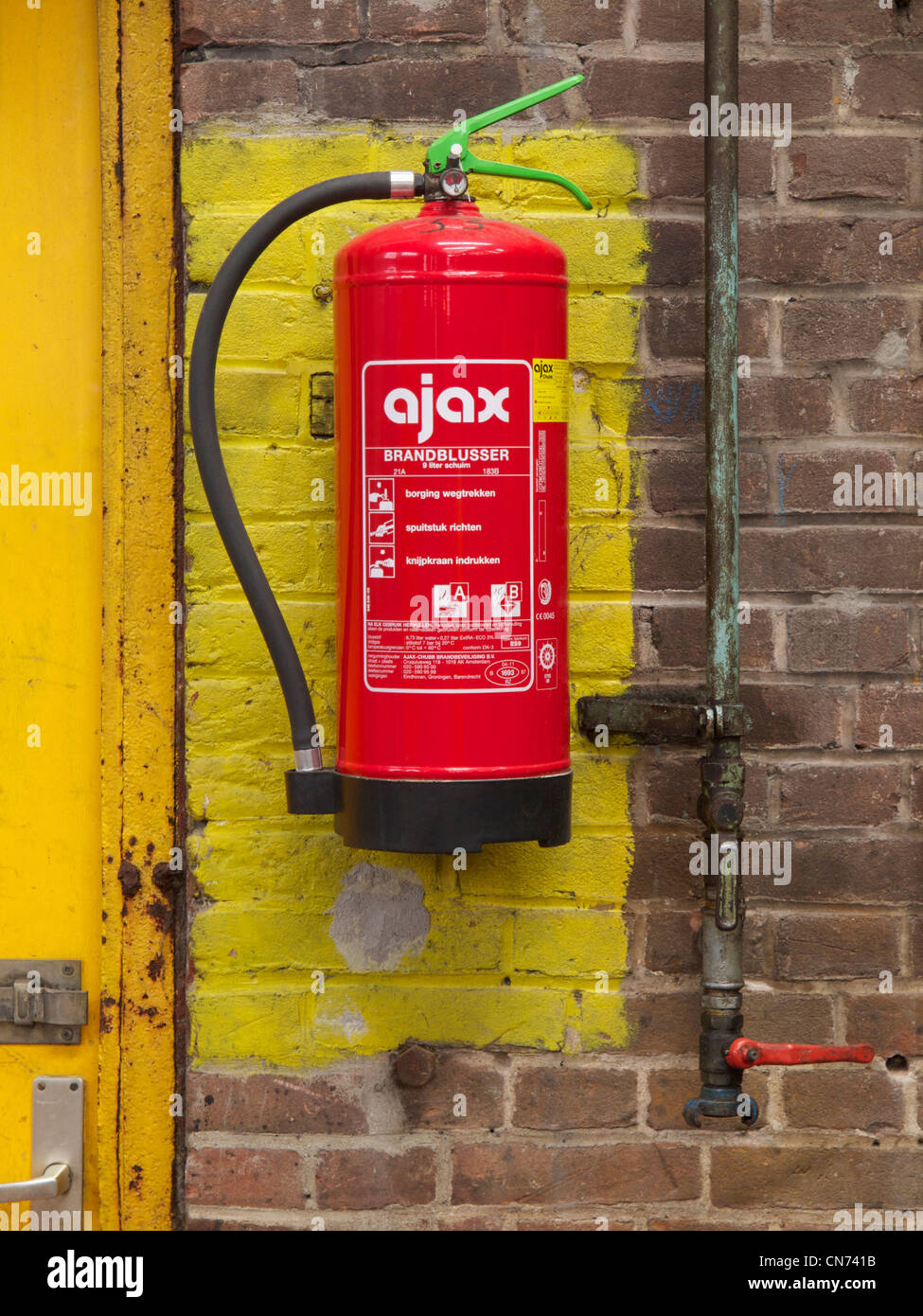 Old fire extinguisher hi-res stock photography and images - Alamy