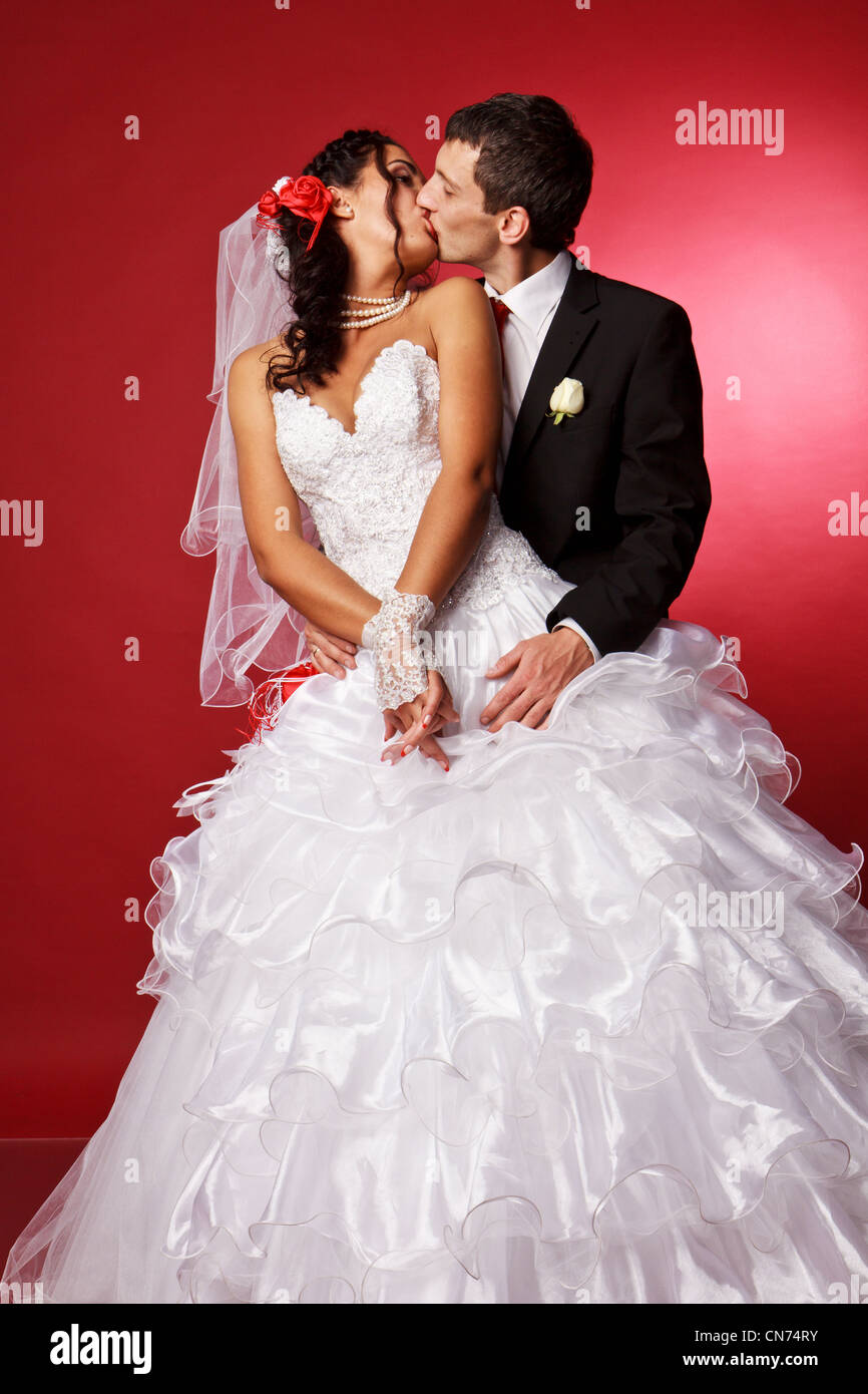 Happy bride and groom Stock Photo - Alamy