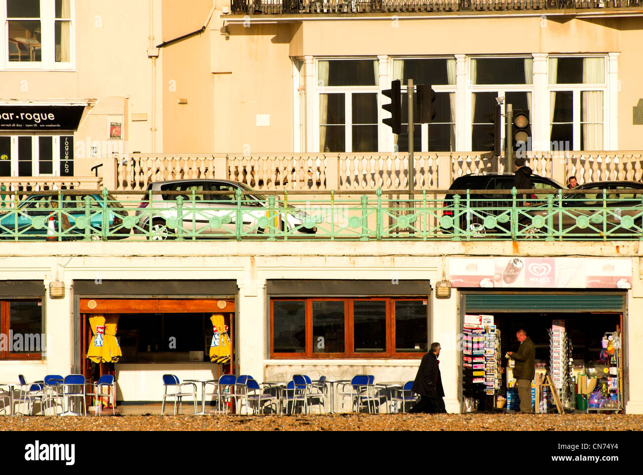Beach front bar / cafe / restaurant on Brighton seafront Stock Photo ...