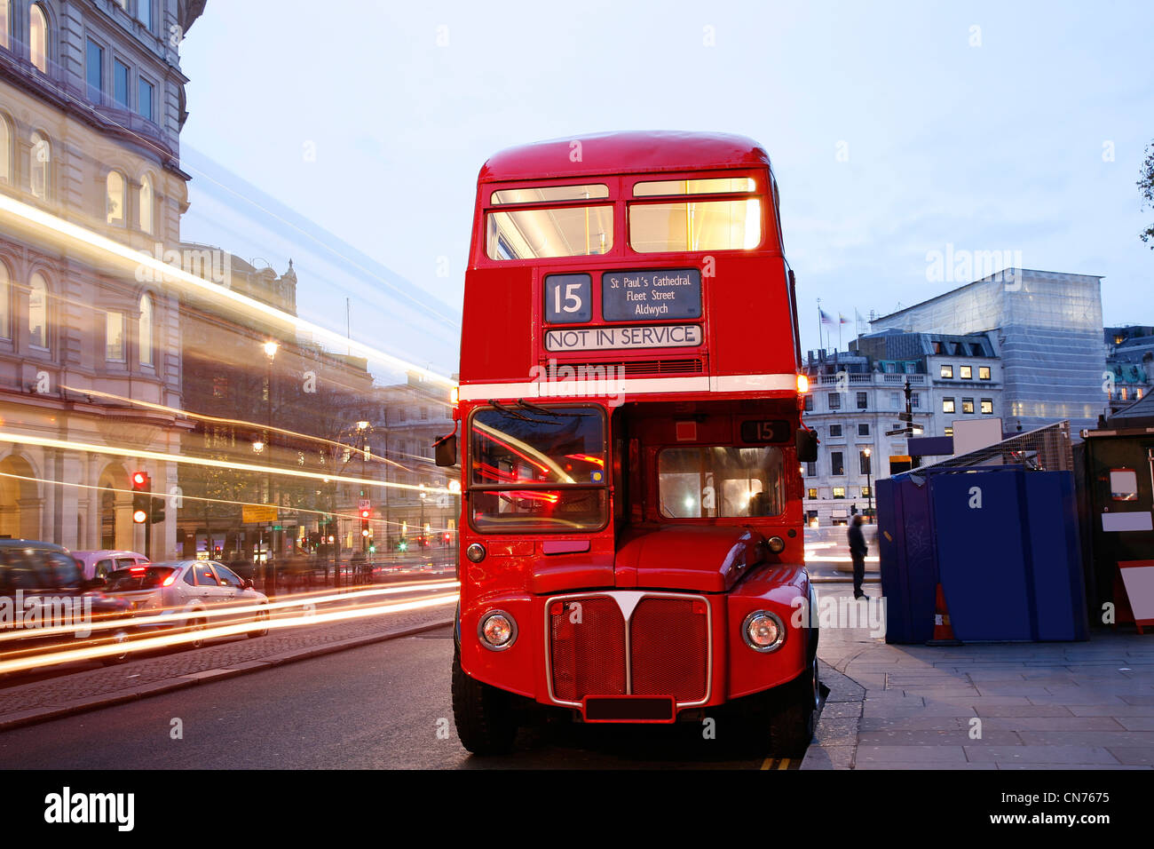 Londons iconic black cabs hi-res stock photography and images - Alamy