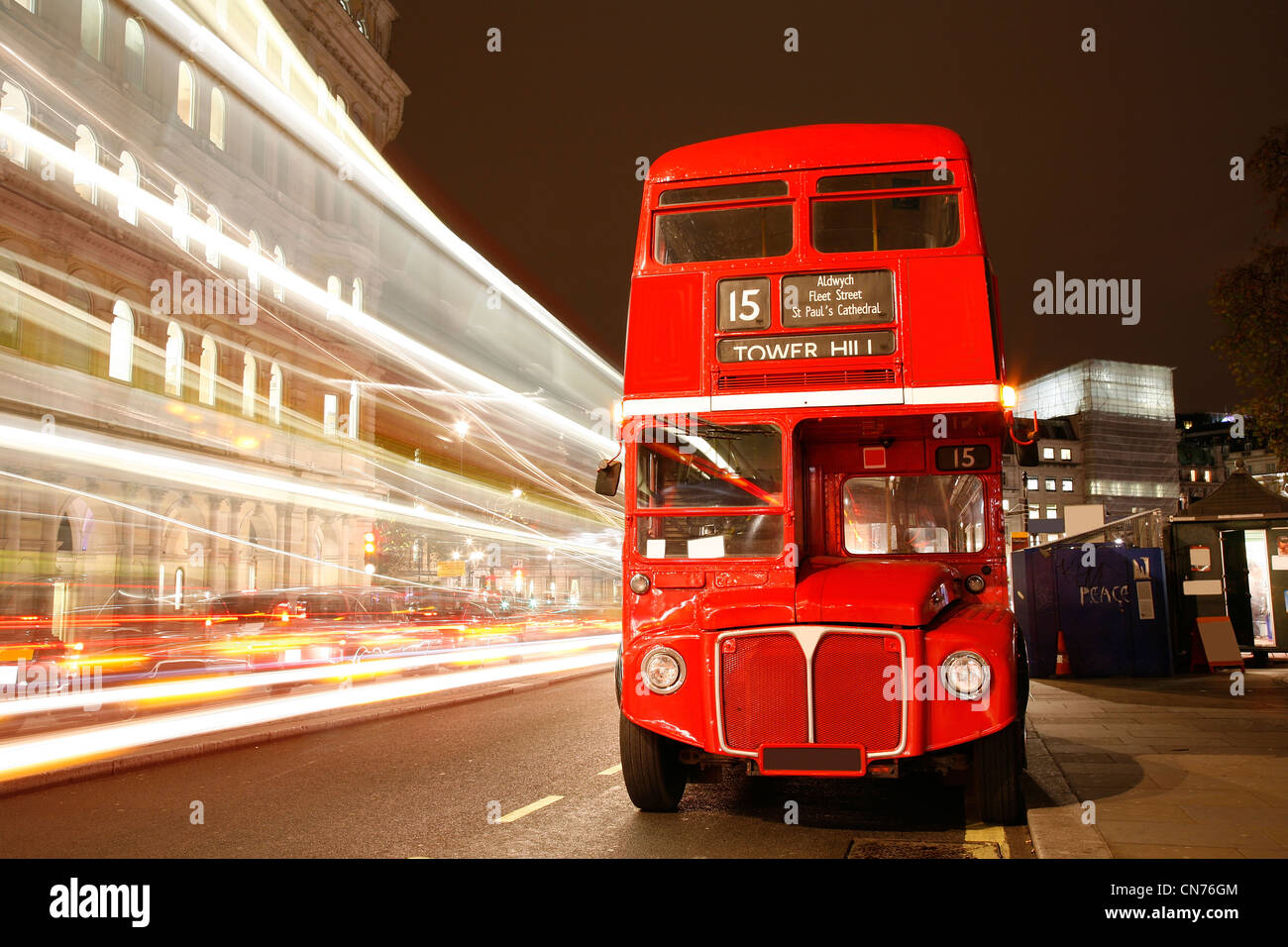 Londons iconic black cabs hi-res stock photography and images - Alamy