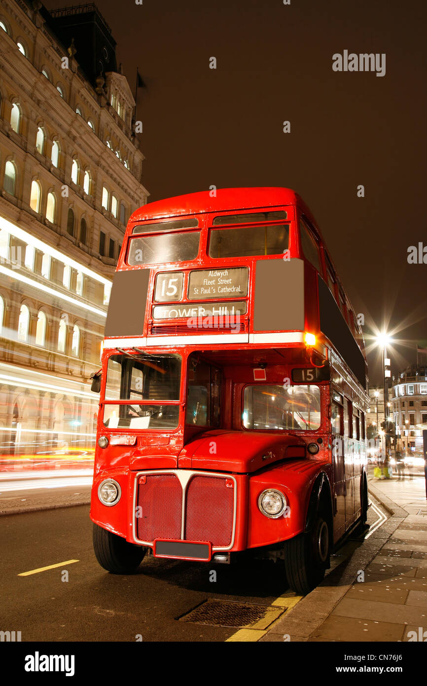 Londons iconic black cabs hi-res stock photography and images - Alamy