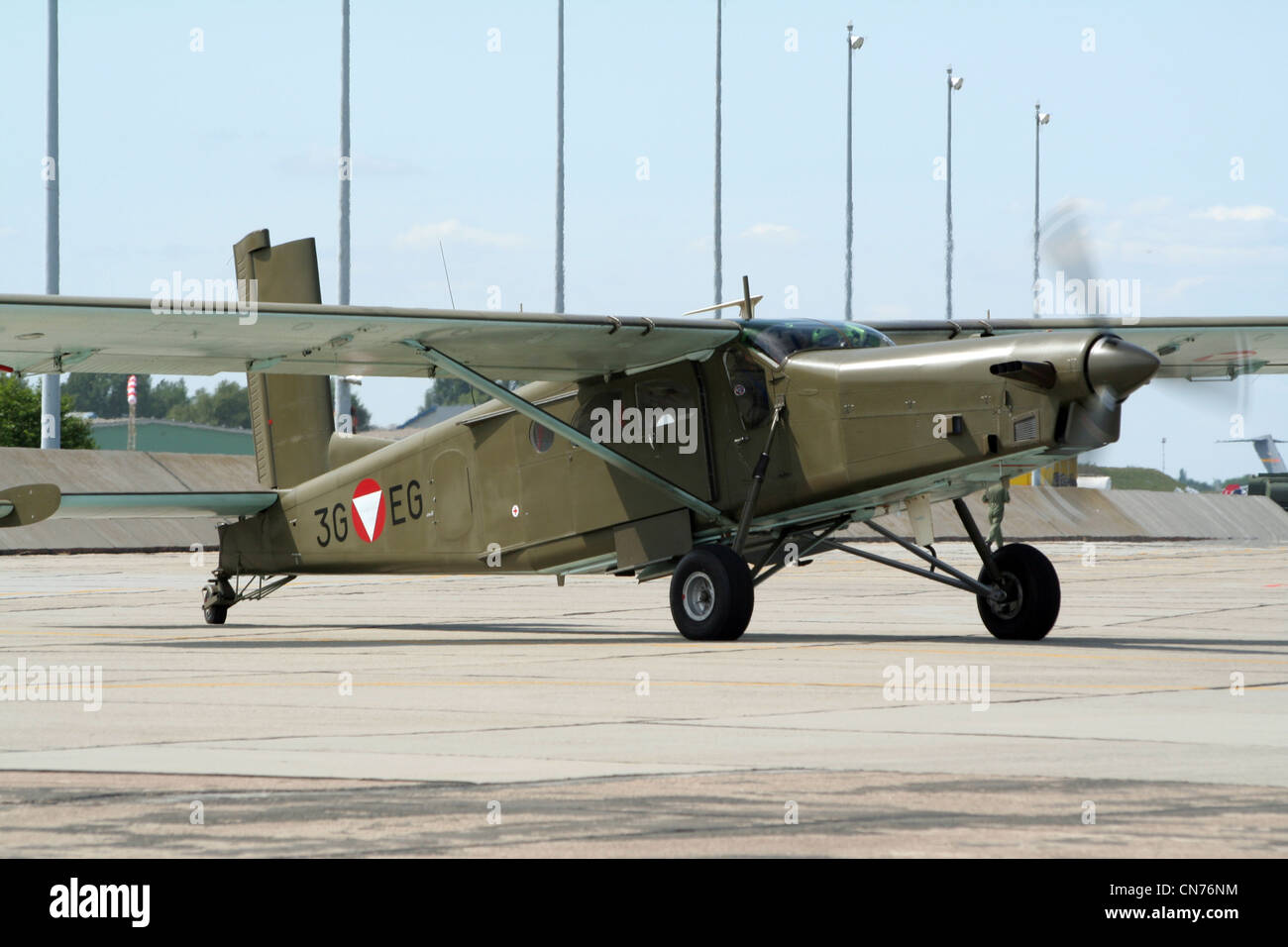 Army plane hi-res stock photography and images - Alamy