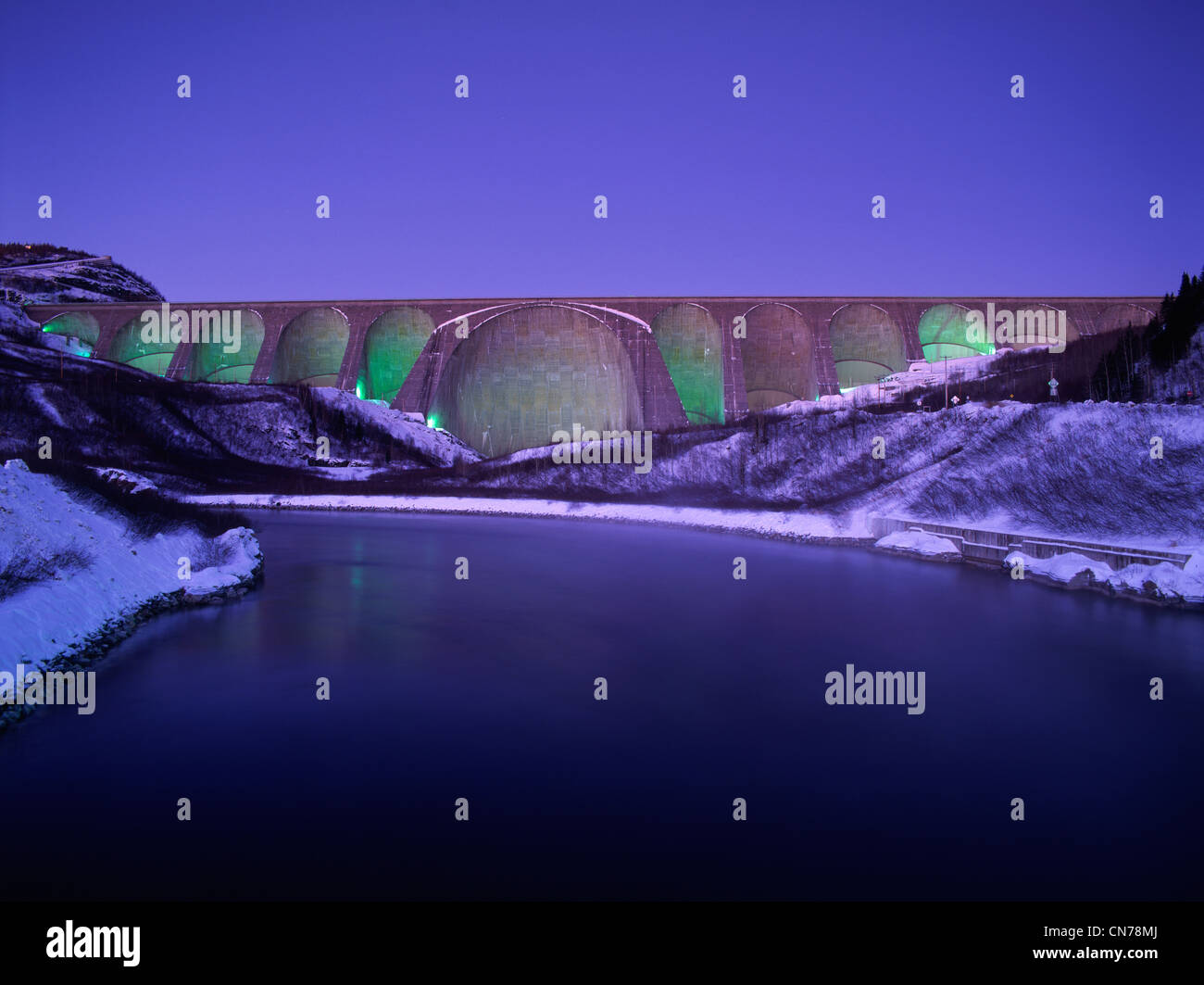 Daniel-Johnson Dam at Twilight, Manic-Cinq, Manicouagan region, Quebec ...