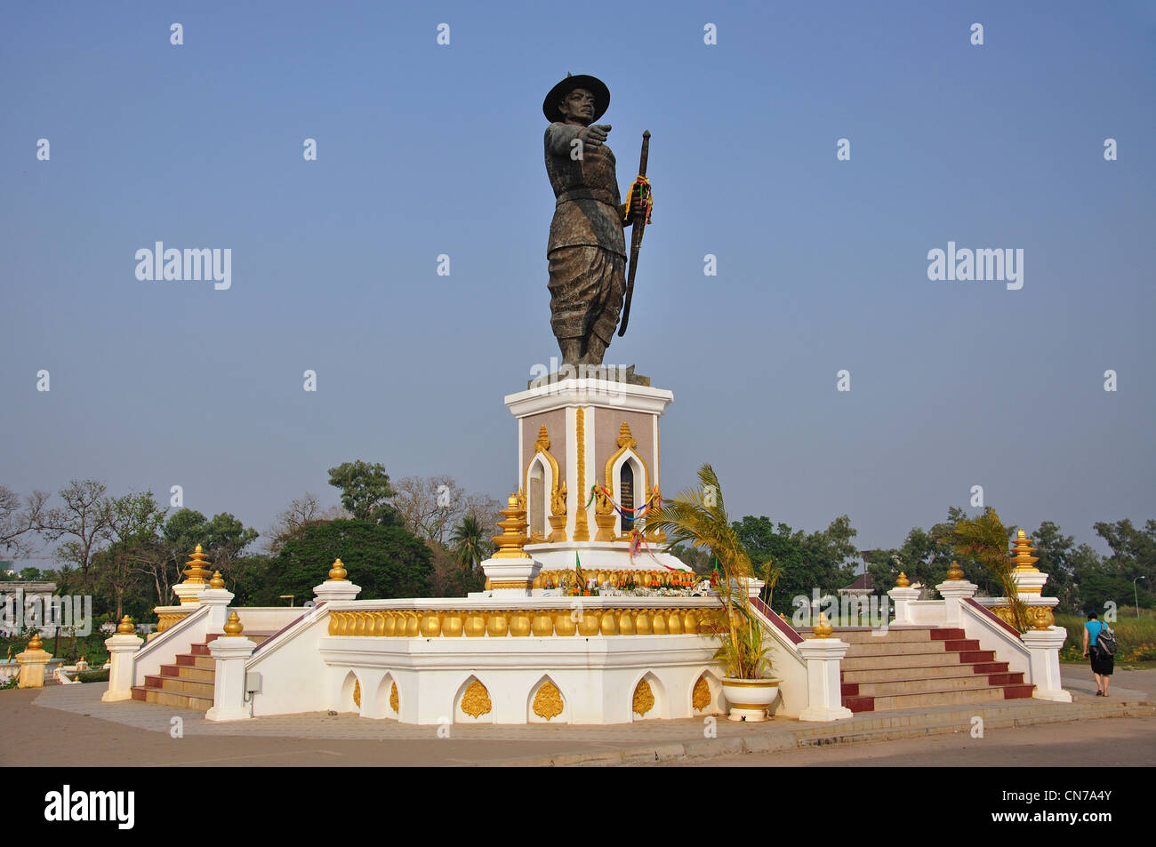 Chao Anouvong (Xaiya Setthathirath V) statue on Mekong Riverfront ...
