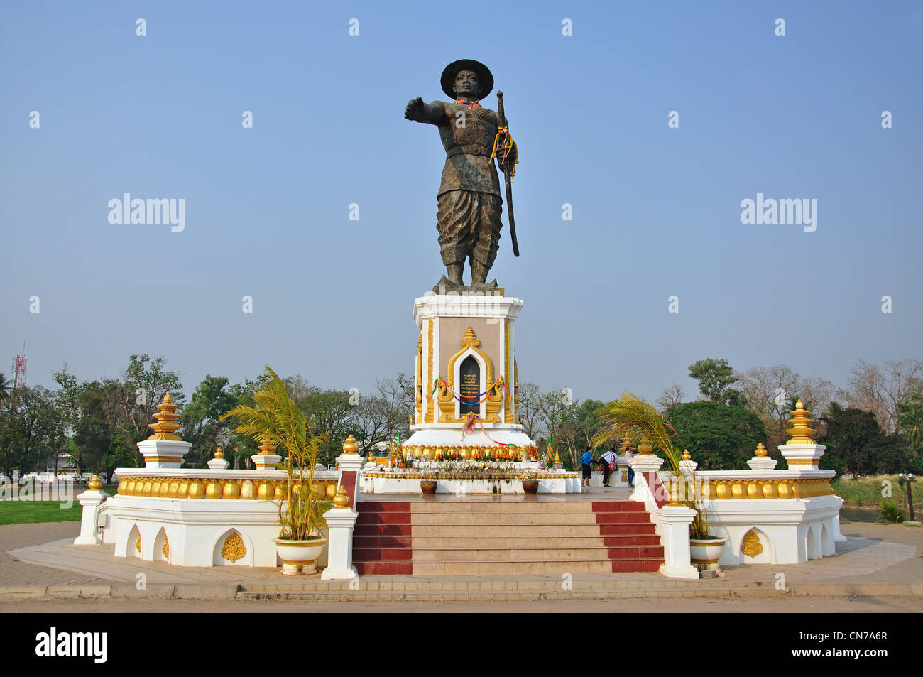 Chao Anouvong (Xaiya Setthathirath V) statue on Mekong Riverfront ...