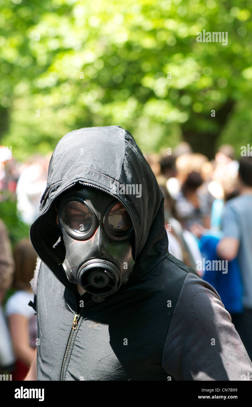 Black man gas mask hi-res stock photography and images - Alamy