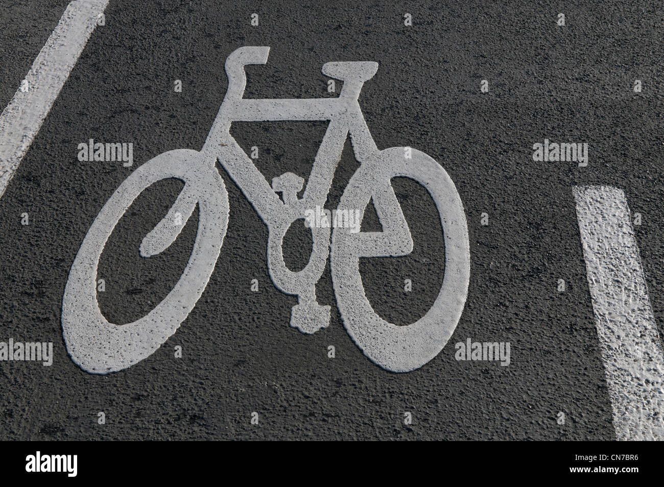 Urban cycle lanes hi-res stock photography and images - Alamy