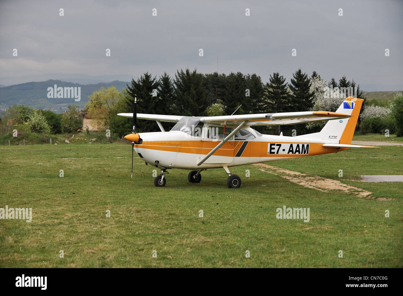 Cessna A-172 parked in airport Stock Photo - Alamy