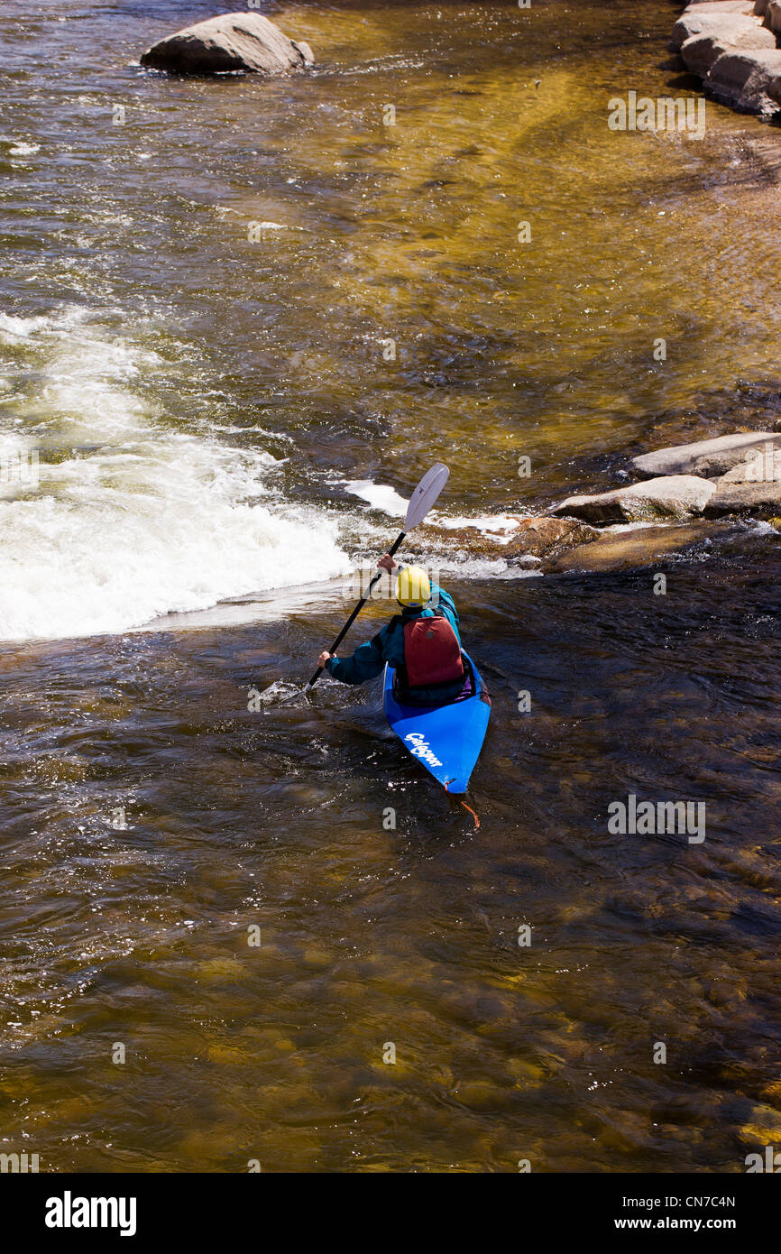 Run down boat hi-res stock photography and images - Alamy