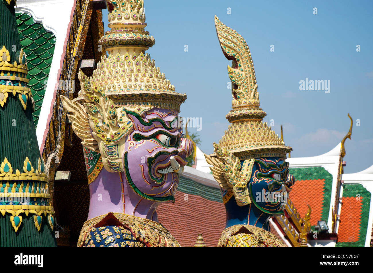 Two temple guards hi-res stock photography and images - Alamy