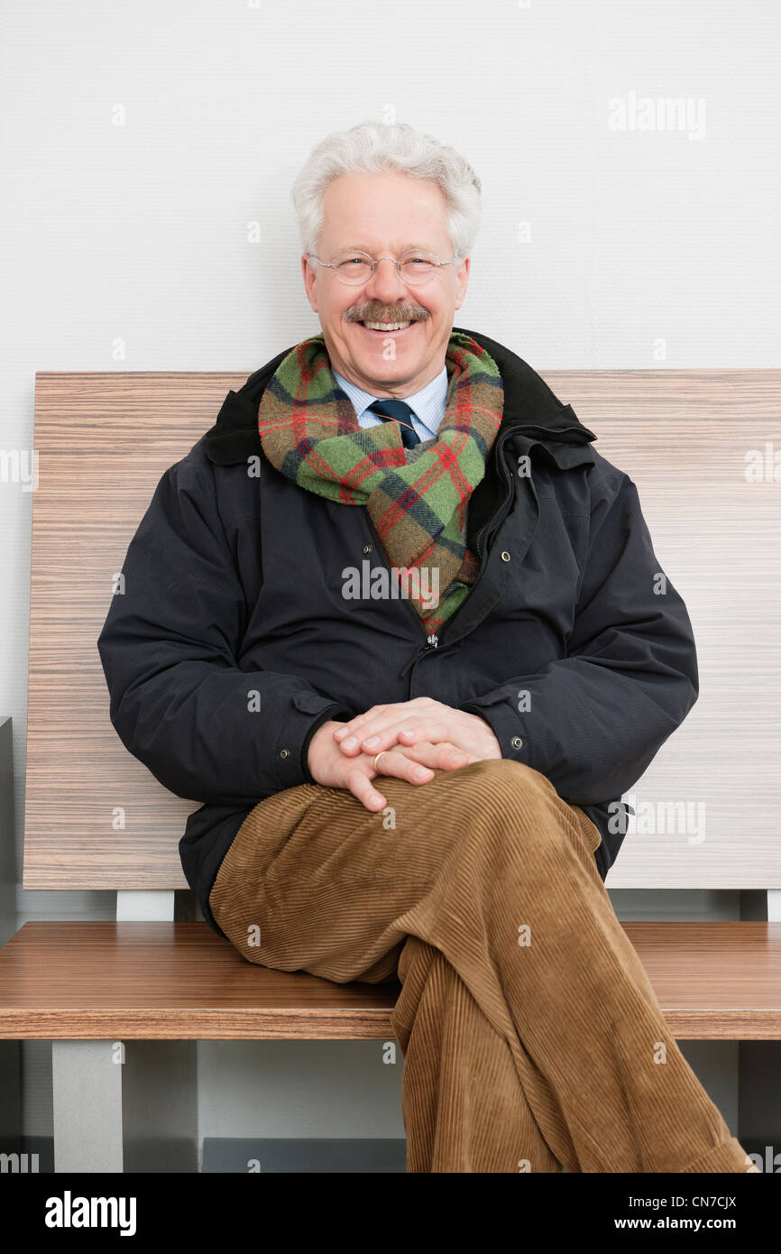 Sitting patiently hi-res stock photography and images - Alamy