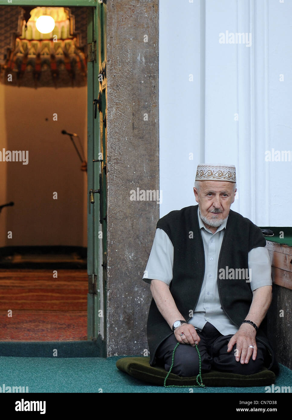Elderly bosnian man hi-res stock photography and images - Alamy