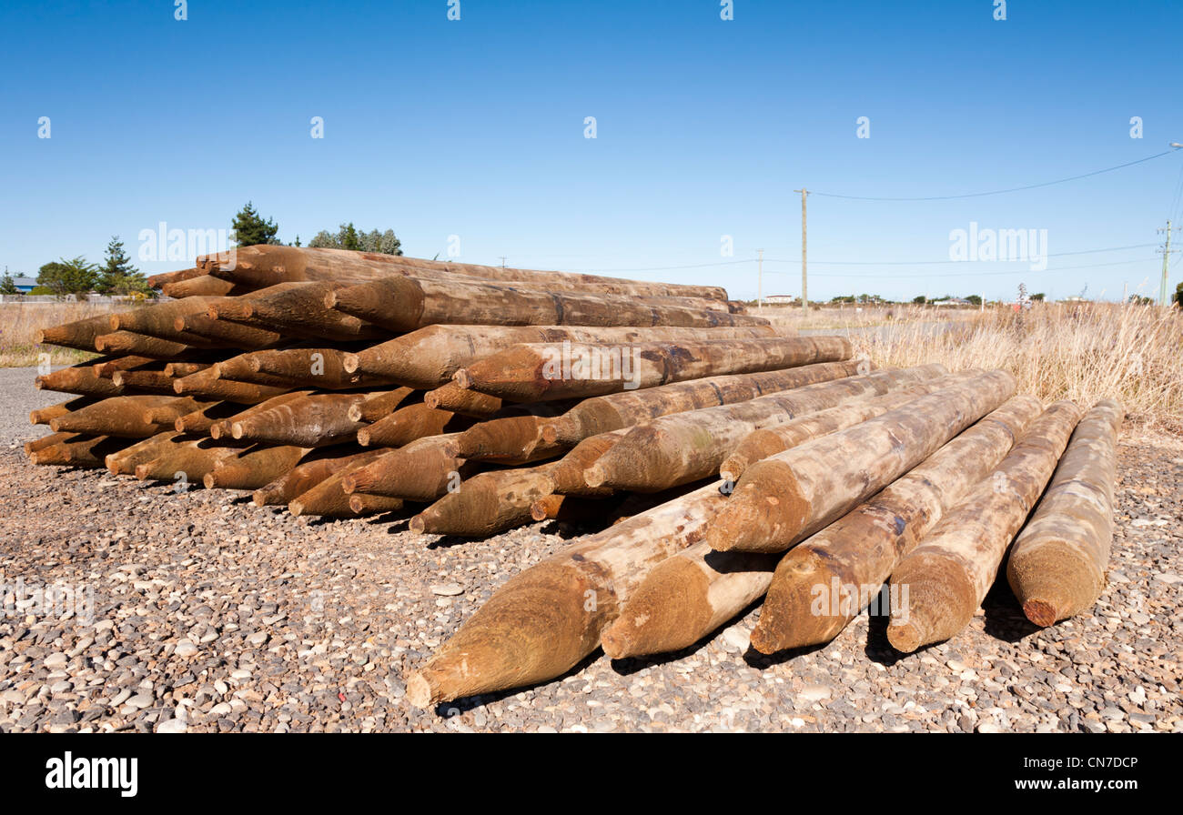Driveway fencing hi-res stock photography and images - Alamy
