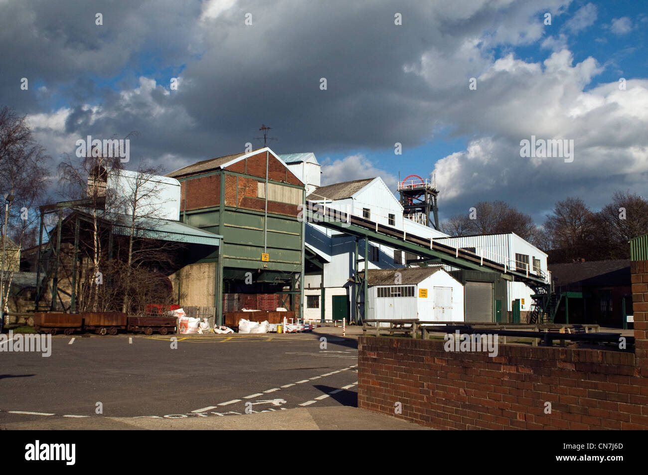 Yorkshire pit wheel hi-res stock photography and images - Alamy