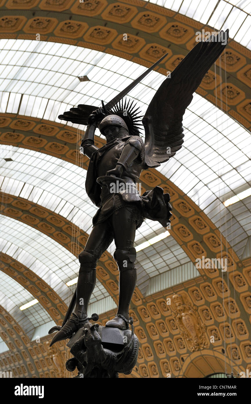 St michael slaying the dragon hi-res stock photography and images - Alamy