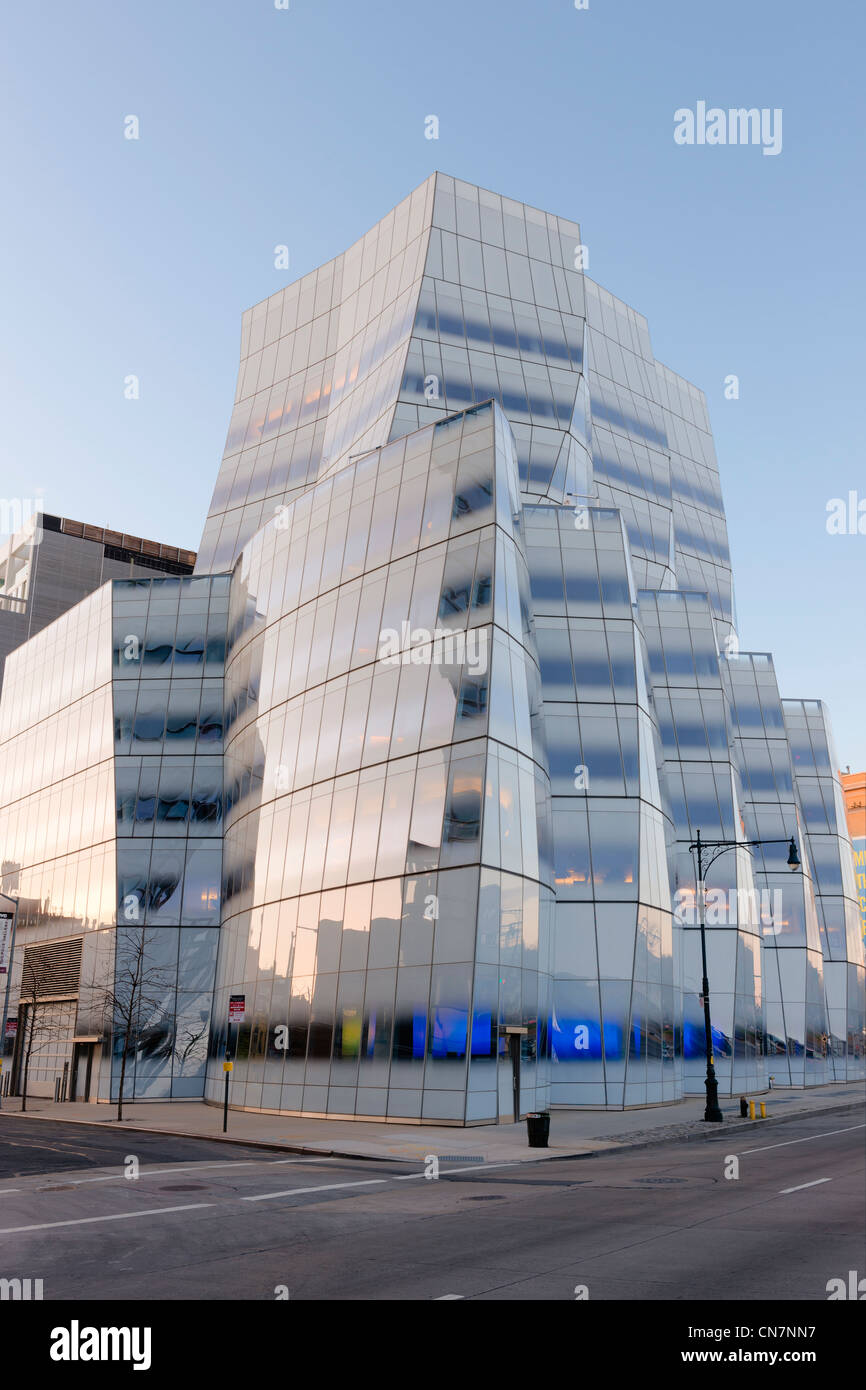 An early morning view of the Frank Gehry designed IAC (InterActiveCorp ...