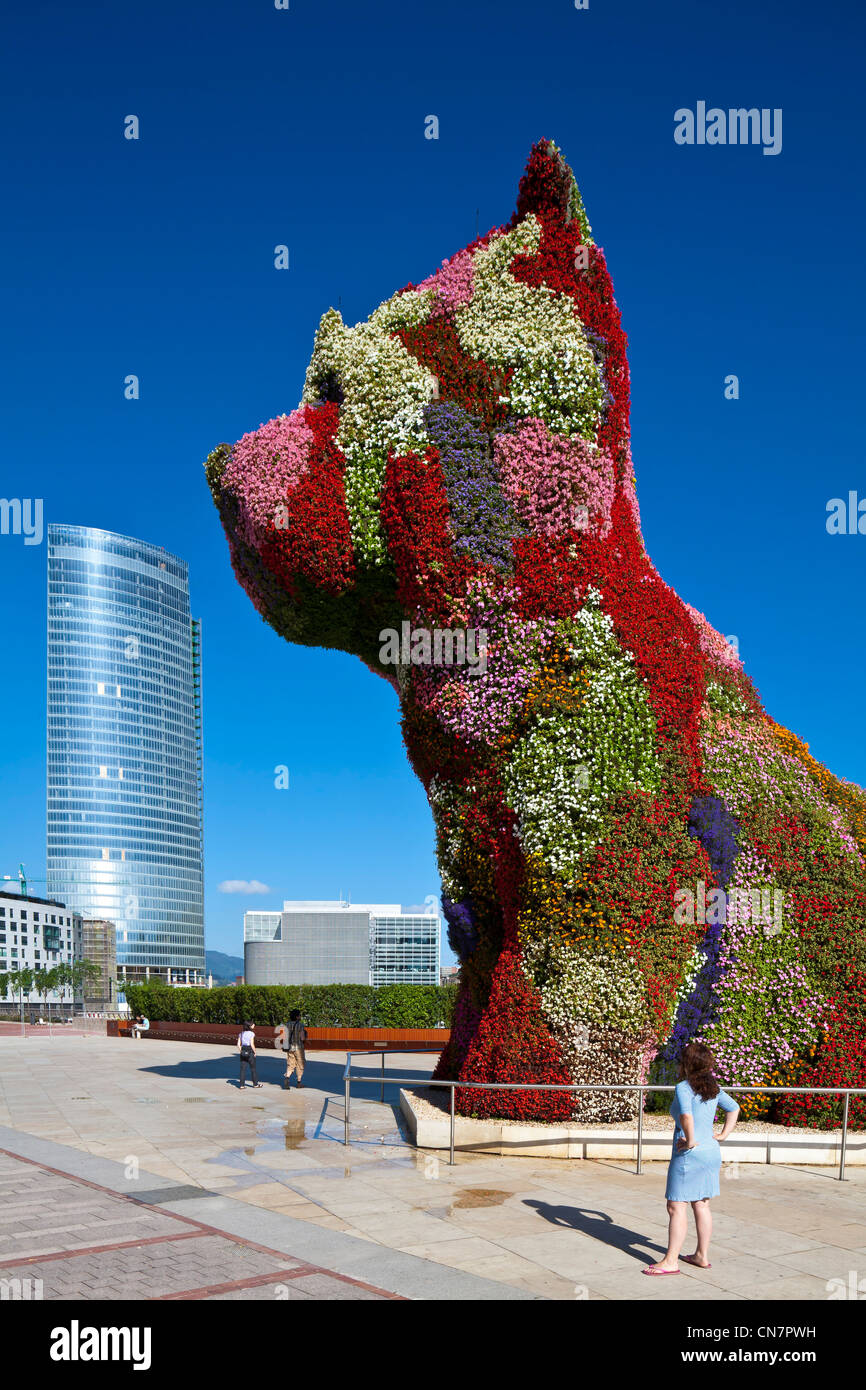 Bilbao dog statue hi-res stock photography and images - Alamy