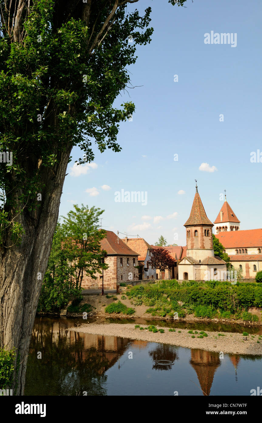 France, Bas Rhin, Avolsheim towards Molsheim, river Bruche, the Chapel ...