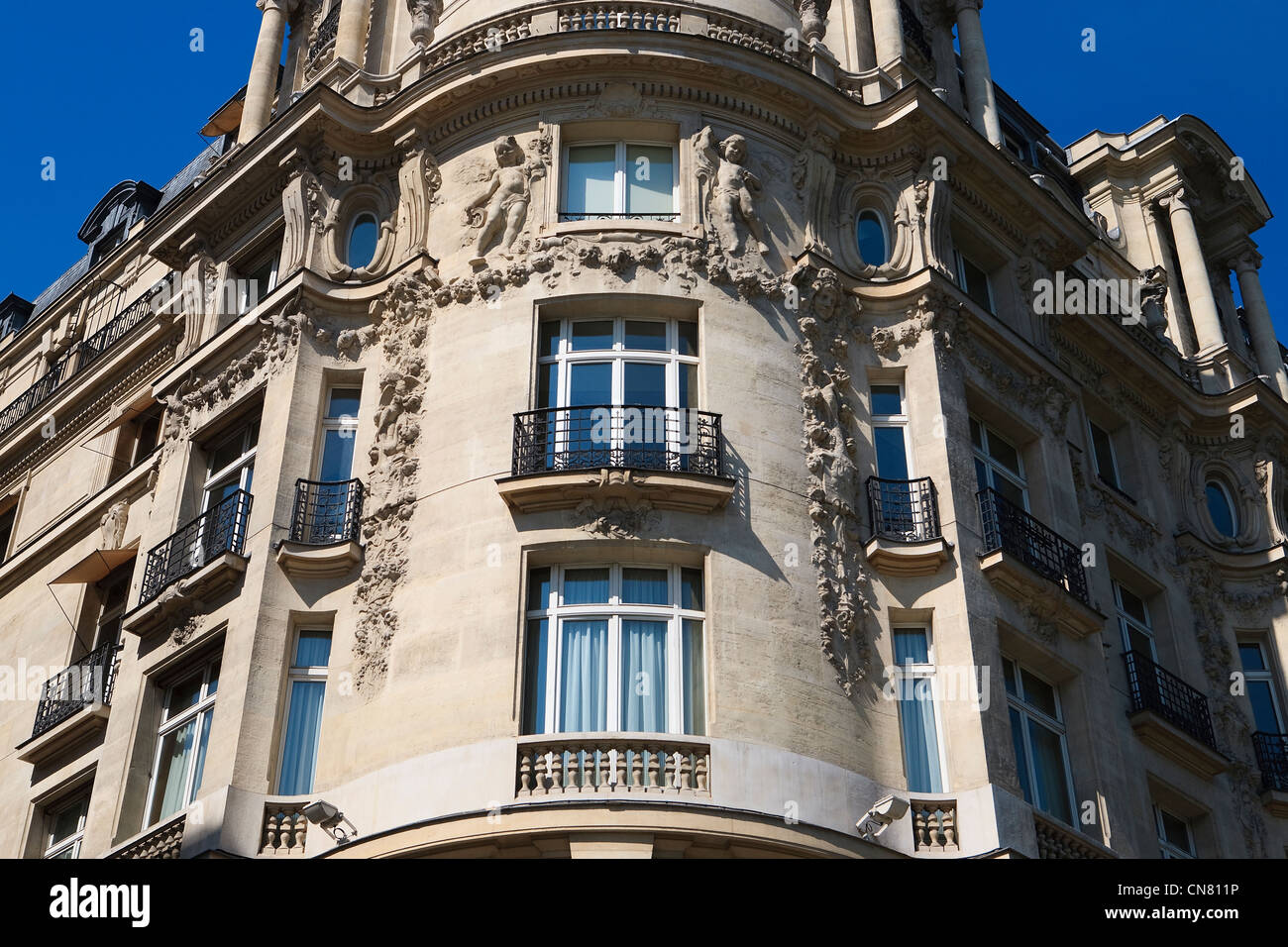 France, Paris, facade of Haussman style building on Avenue des Champs ...
