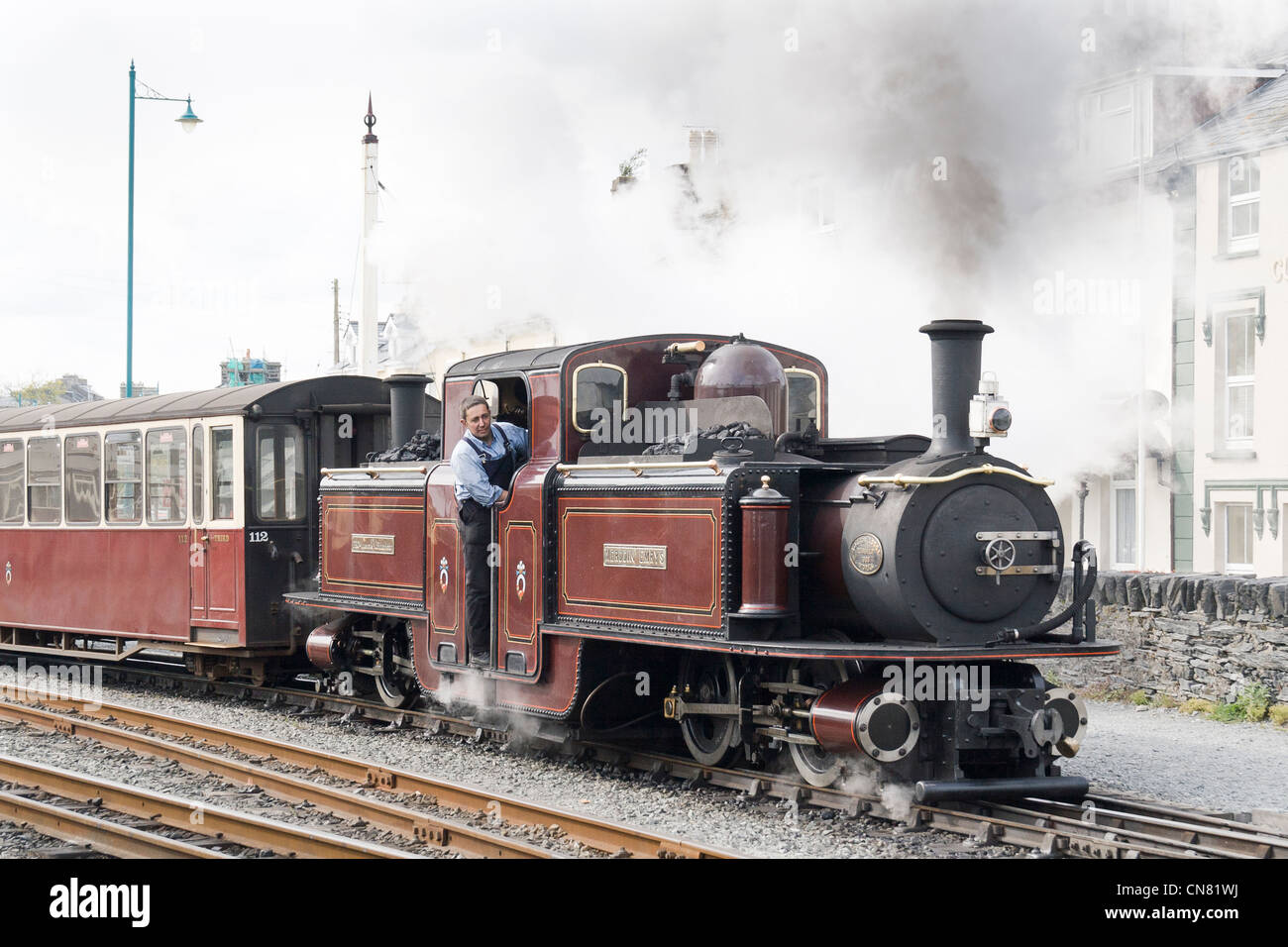 Steam locomotive pulling a passenger train on the Blaenau Ffestiniog Railway Stock Photo - Alamy