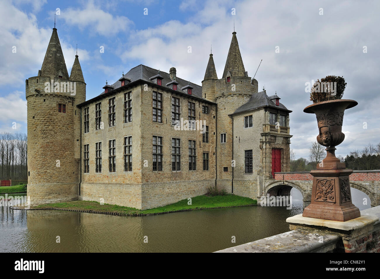 The medieval moated Laarne Castle in East Flanders, Belgium Stock Photo ...