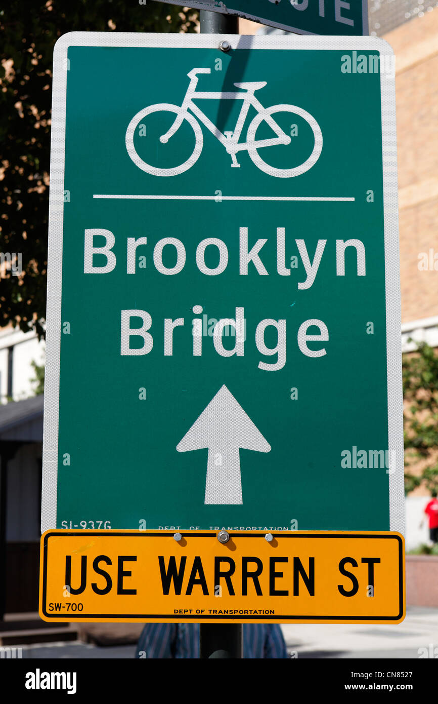 Road sign brooklyn bridge new hi-res stock photography and images - Alamy