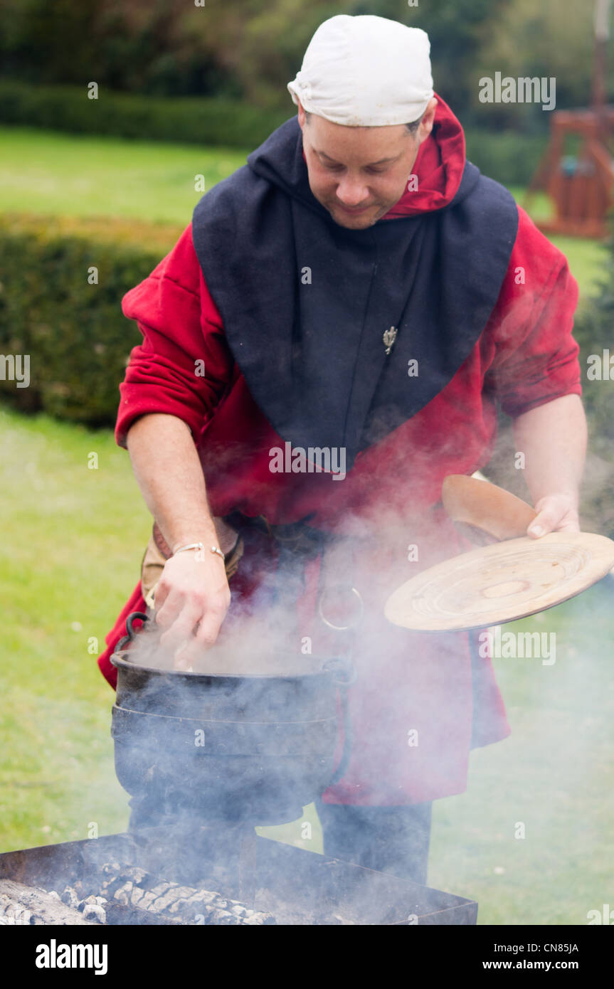 Medieval cooking hi-res stock photography and images - Alamy