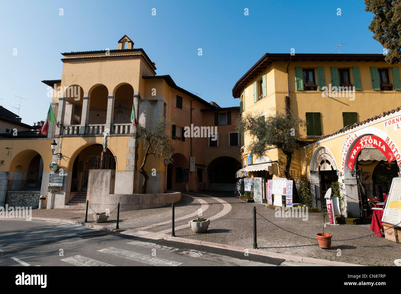 Gardone alta hi-res stock photography and images - Alamy