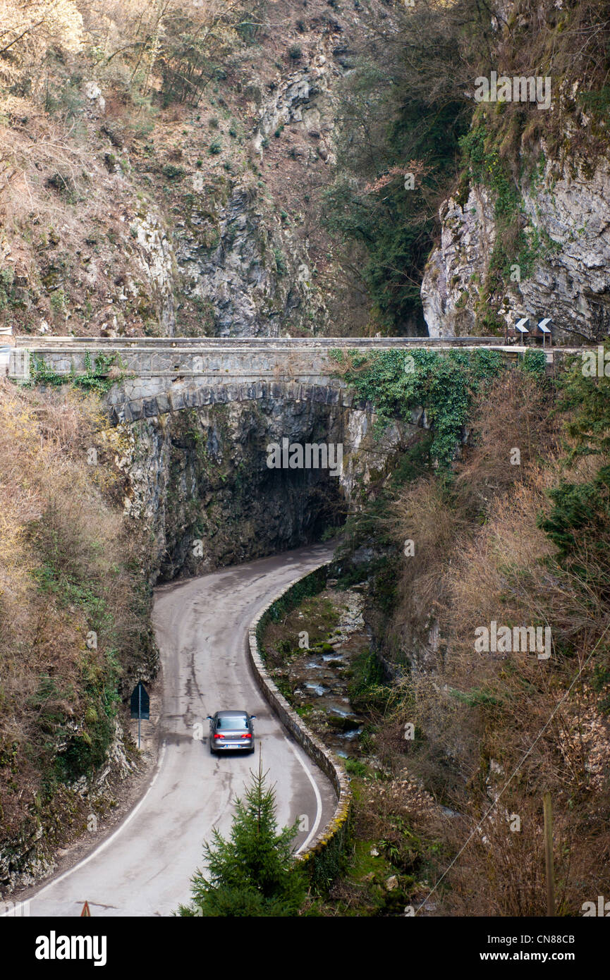 Tremosine lago di garda hi-res stock photography and images - Alamy
