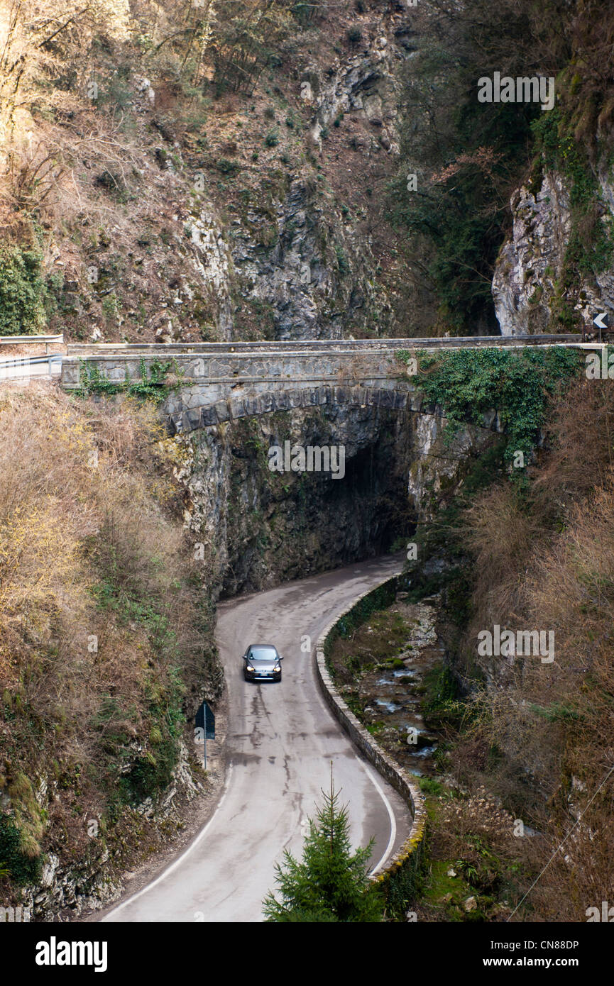 Tremosine lago di garda hi-res stock photography and images - Alamy