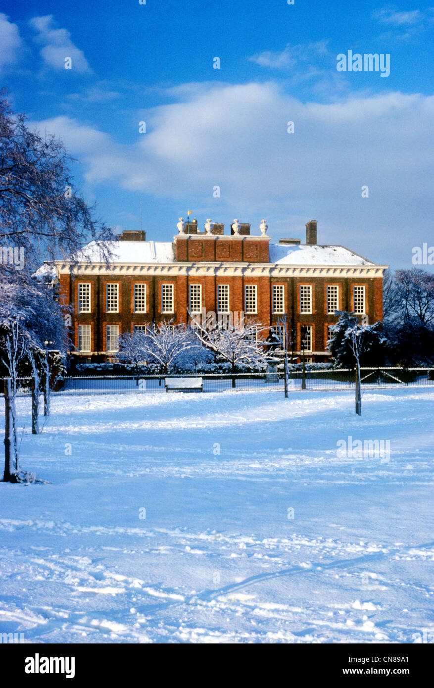 Kensington Palace, snow winter London England UK English royal palaces ...