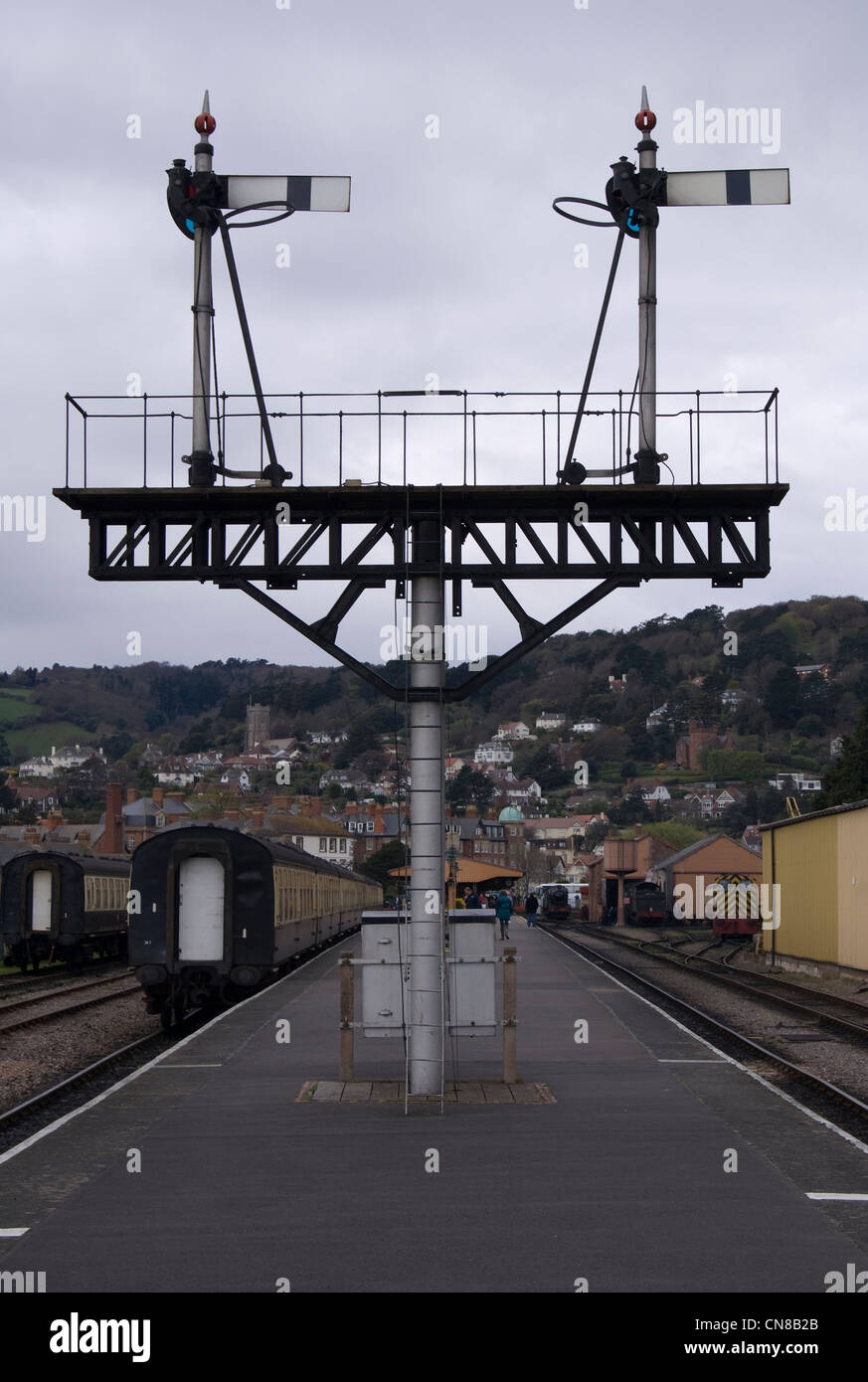 Signal gantry hi-res stock photography and images - Alamy