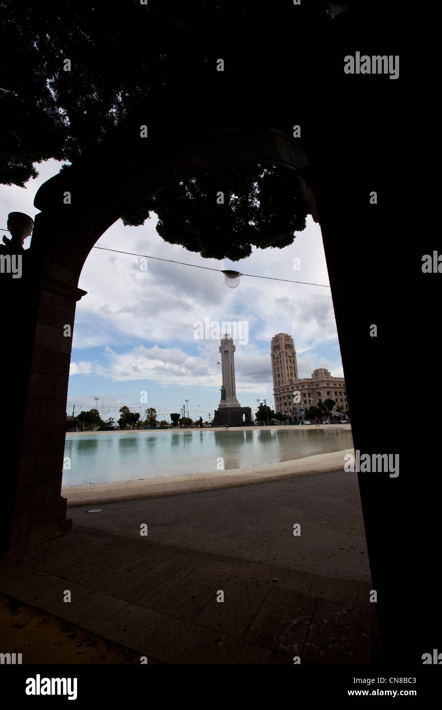 Monument to the fallen canary hi-res stock photography and images - Alamy