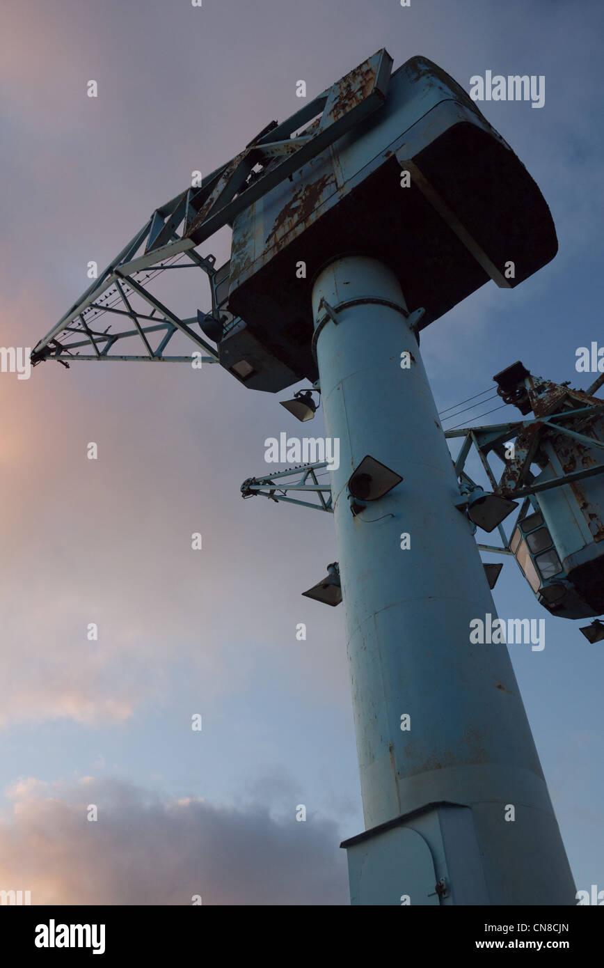 Dockside cranes hi-res stock photography and images - Alamy